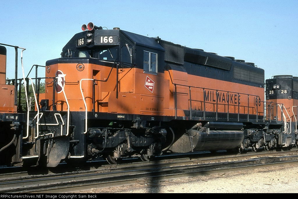 MILW 166--Hiawatha SD40-2